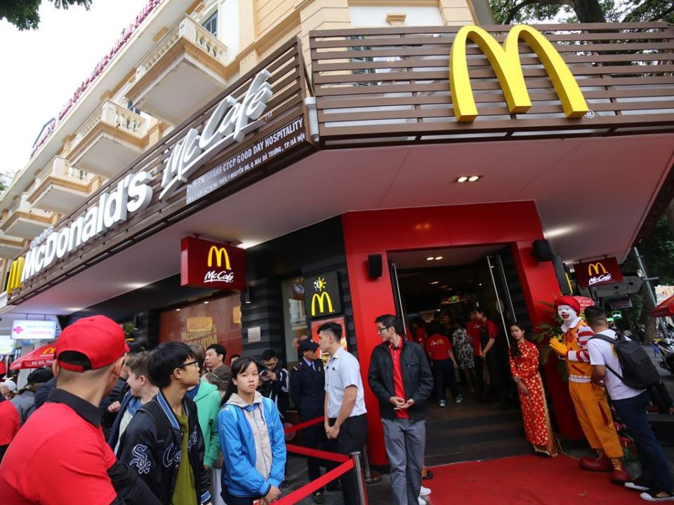 McDonald's Opens The First Restaurant In Hanoi - HA Food Tours